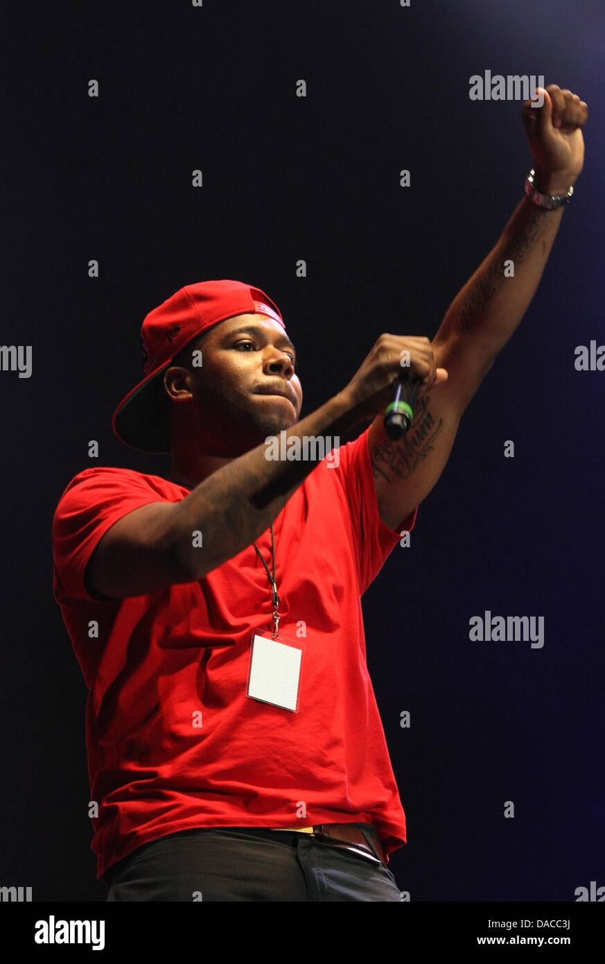 ROLL DEEP ROCK ASSEMBLY 2013 WEMBLEY ARENA LONDON ENGLAND 10 July 2013 Stock Photo - Alamy