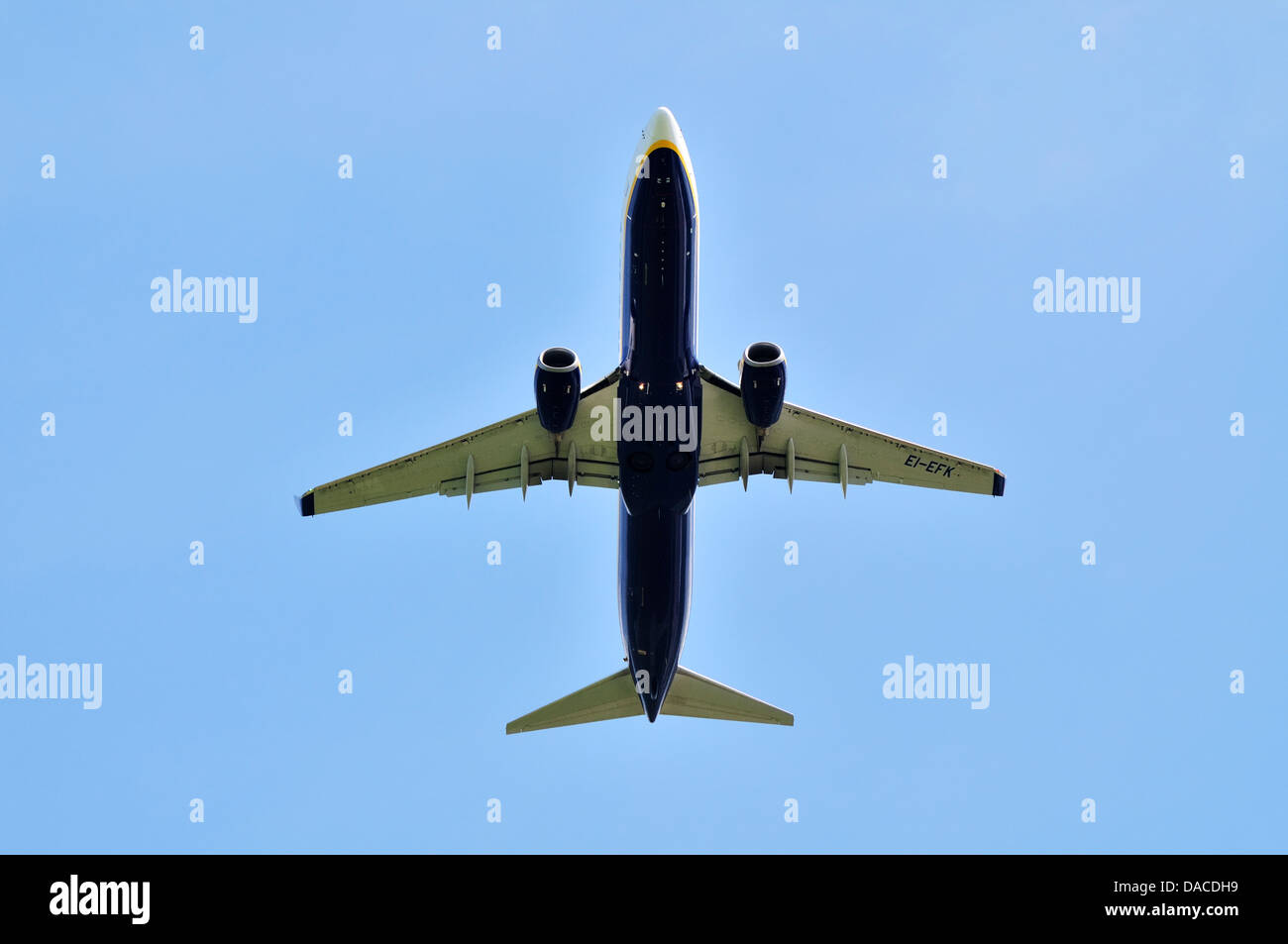 Planes Overhead High Resolution Stock Photography and Images - Alamy
