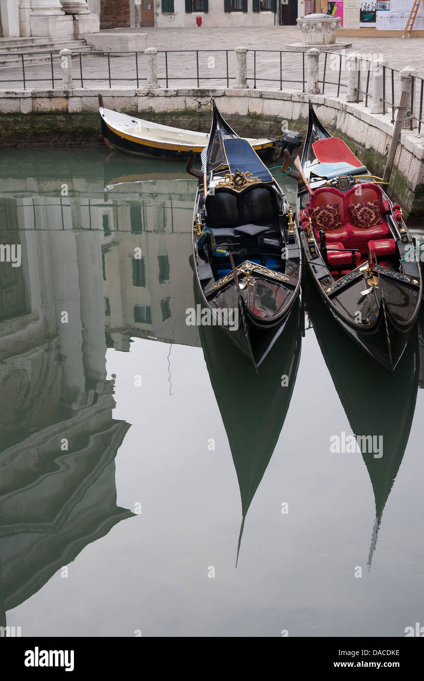 Gondolas reflection venice hi-res stock photography and images - Alamy