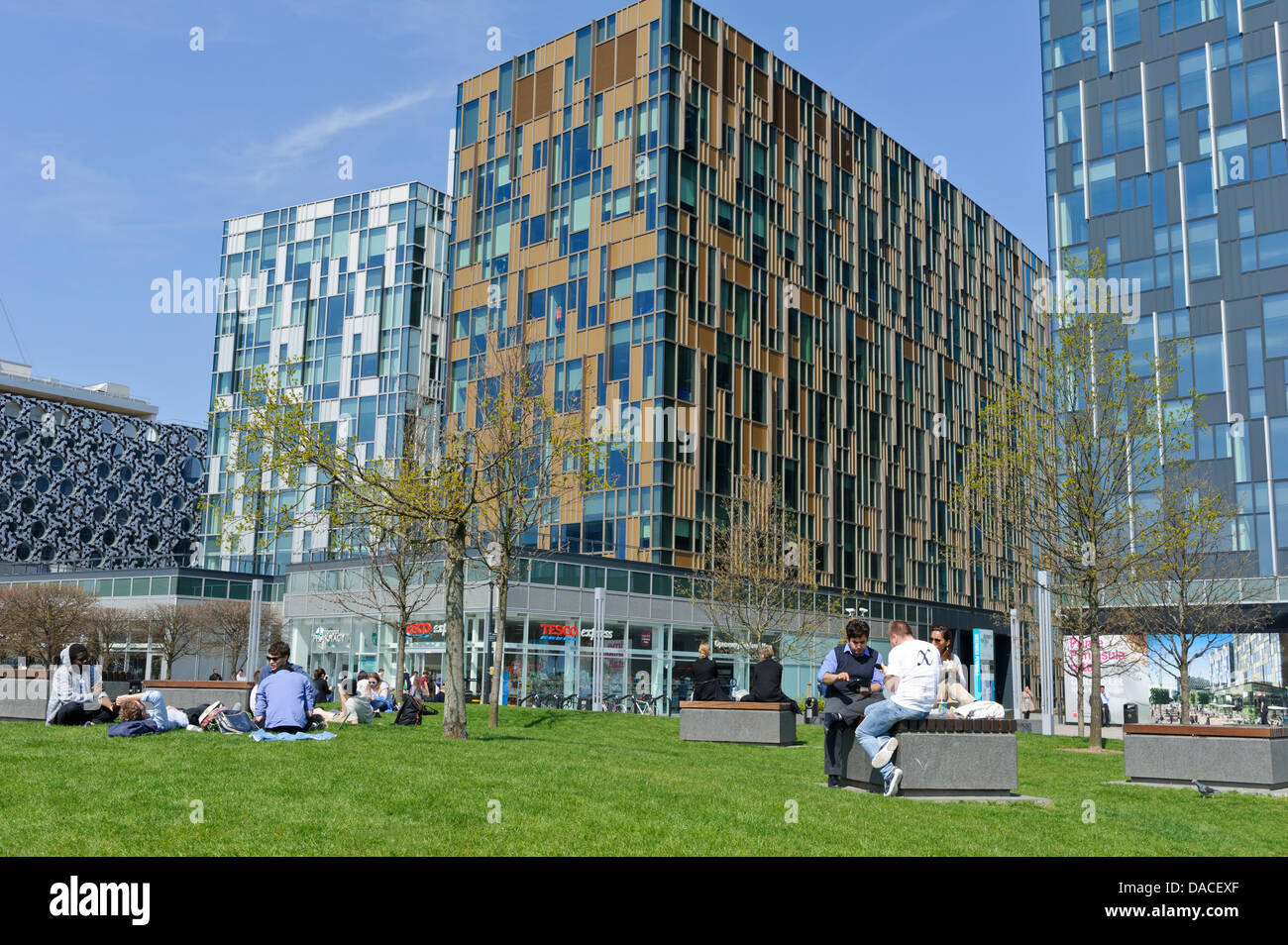Modern buildings in Peninsula Square near O2 Arena, Greenwich, London ...