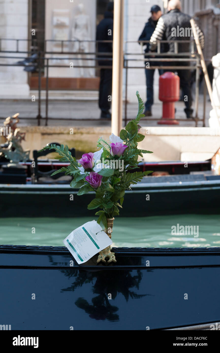 Flowers on gondola, Venice, Italy Stock Photo - Alamy