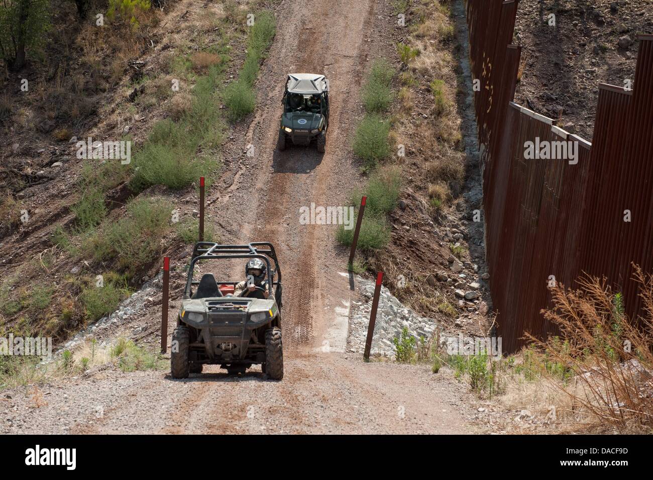 U.s. mexico border terrain hi-res stock photography and images - Alamy