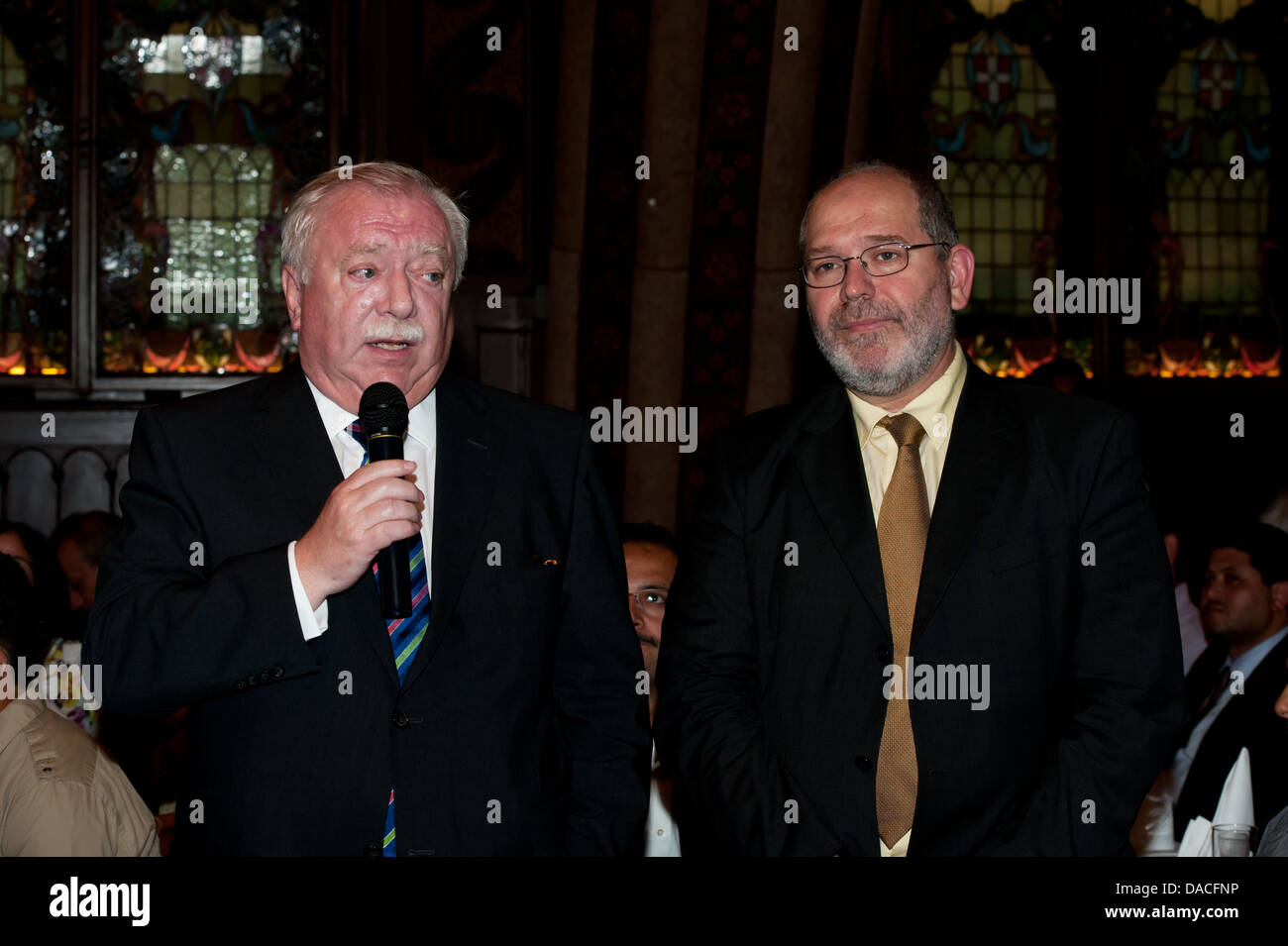 Muslim christians hi-res stock photography and images - Alamy