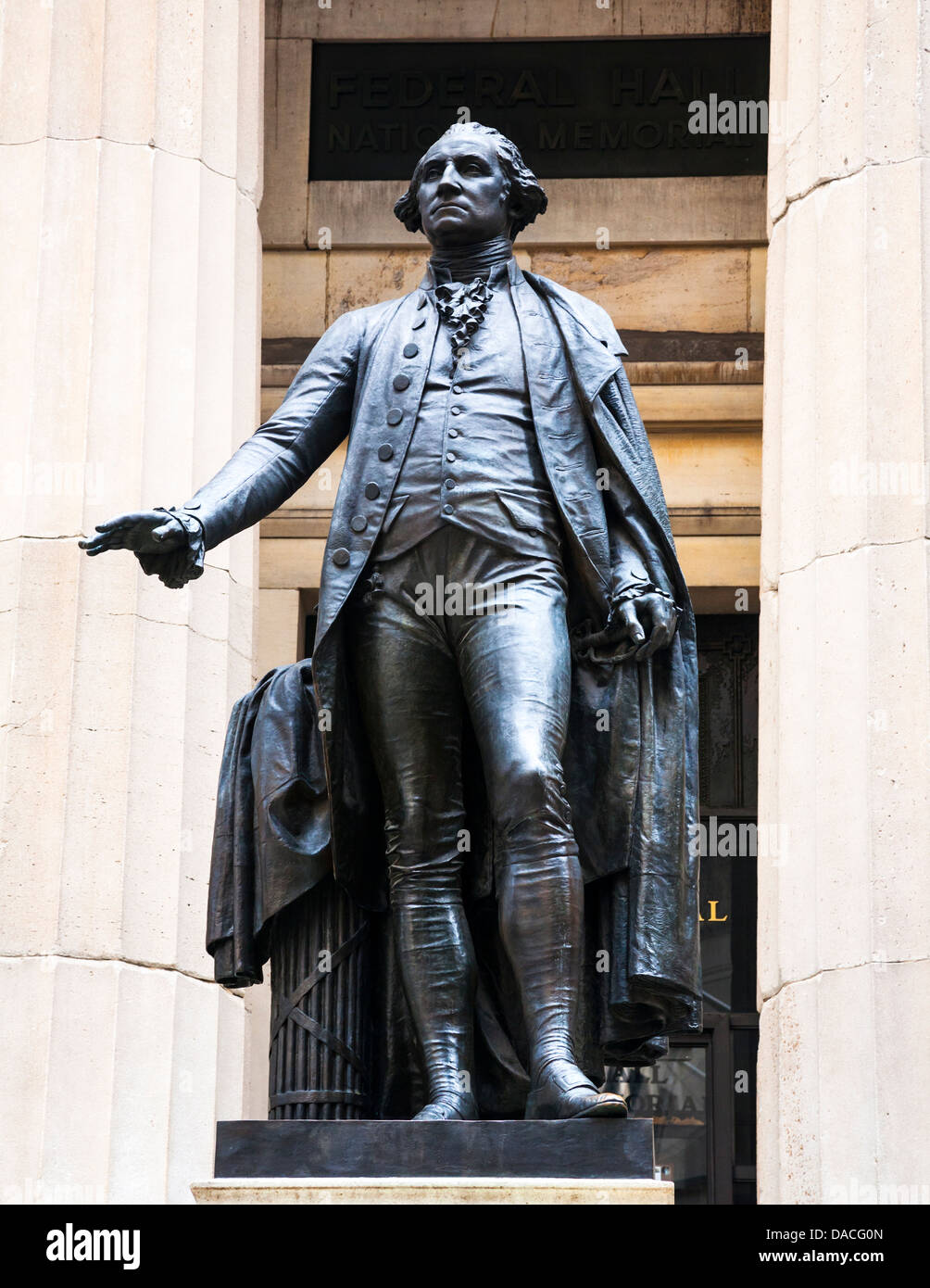 President george washington sculpture hi-res stock photography and ...