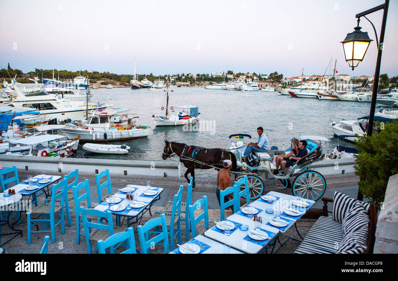 Greek taverna by night hi-res stock photography and images - Alamy