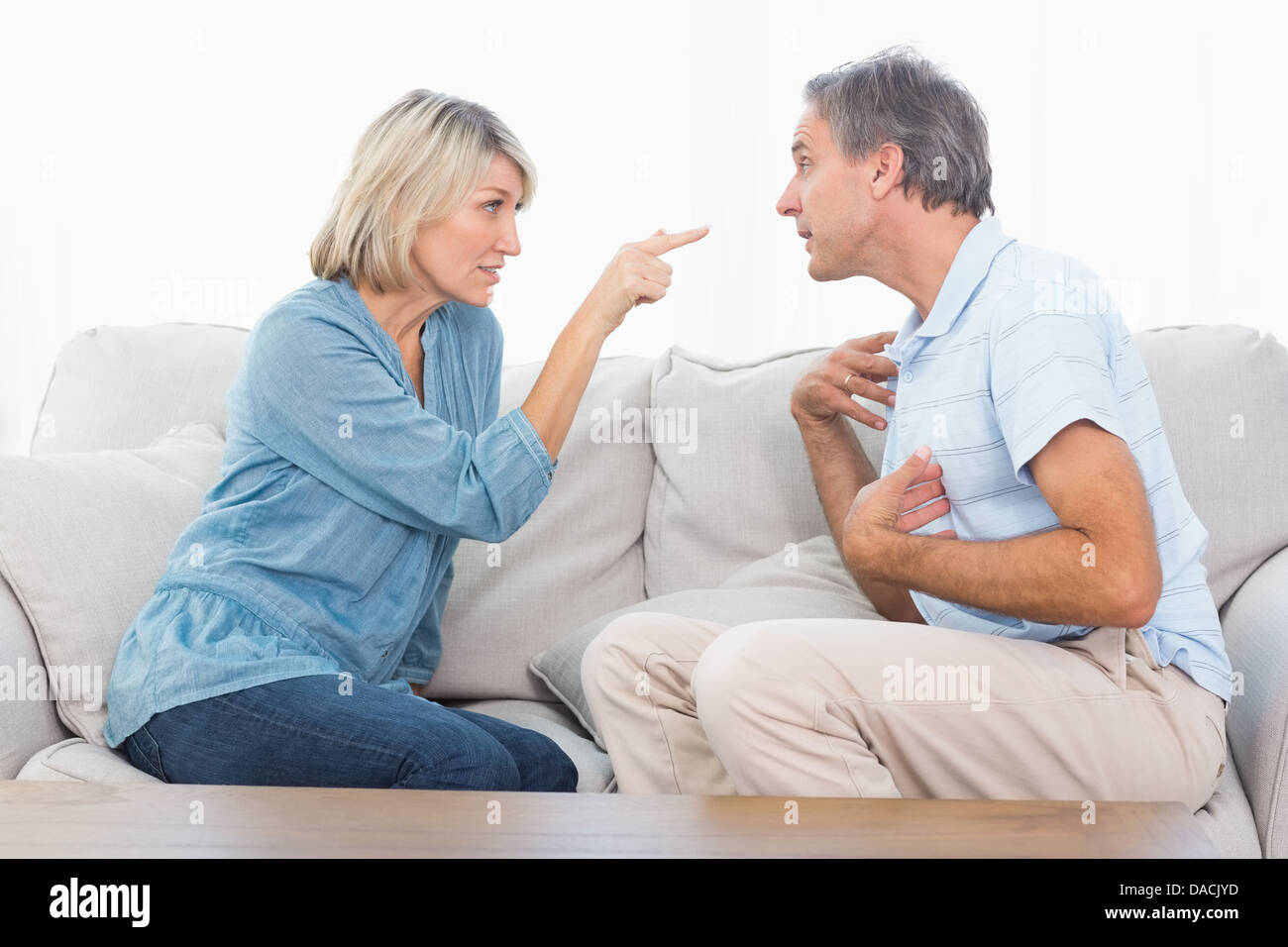 Couple fight 40s hi-res stock photography and images - Alamy