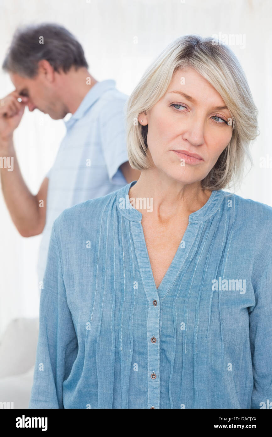 Distant couple hi-res stock photography and images - Alamy