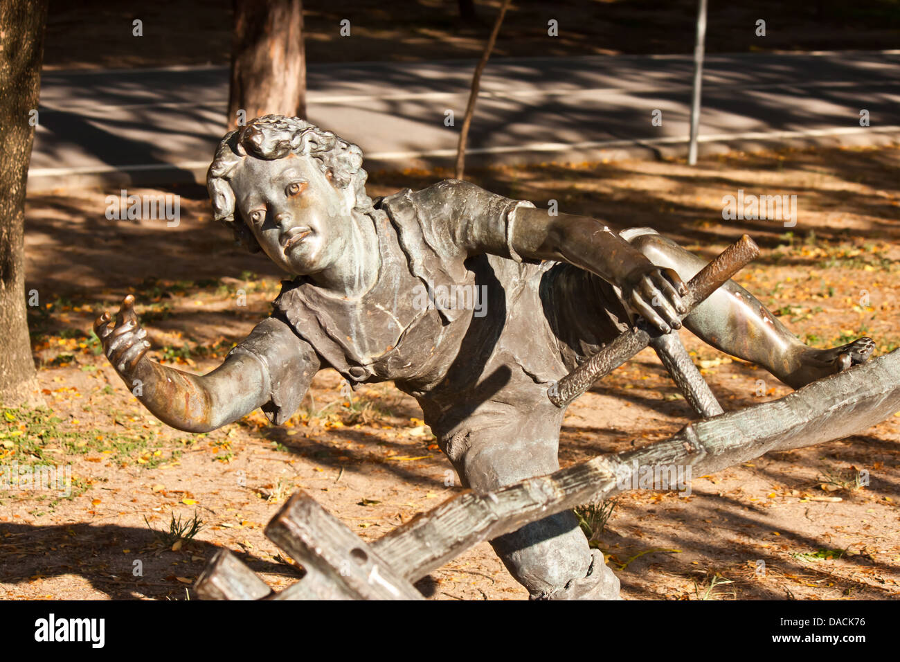 Child statue hi-res stock photography and images - Alamy
