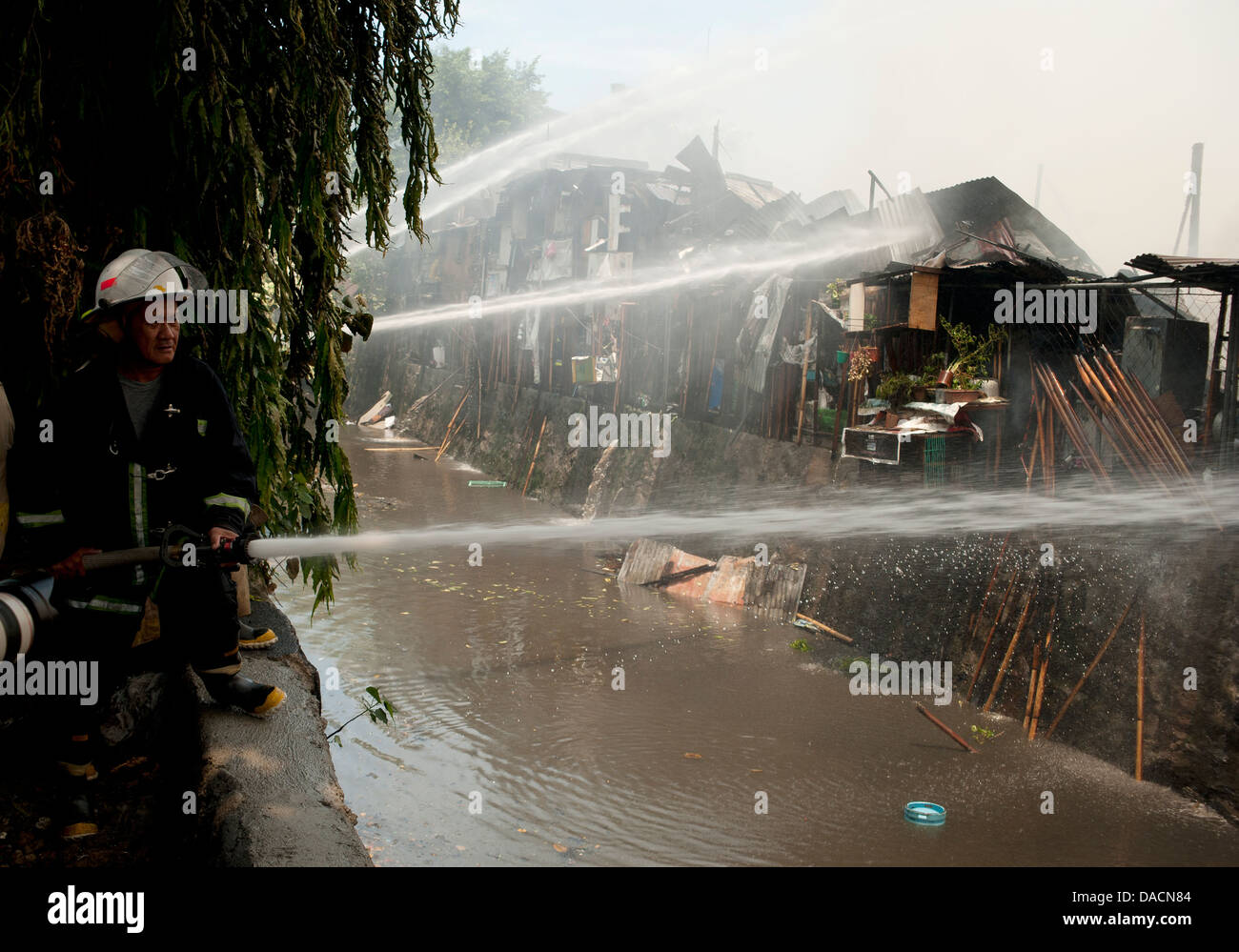 Manila fire engine hi-res stock photography and images - Alamy