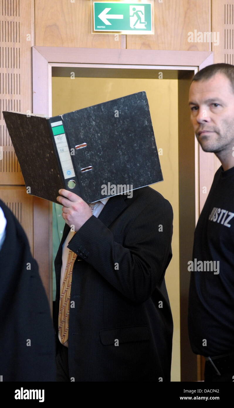 Charged with murder hi-res stock photography and images - Alamy