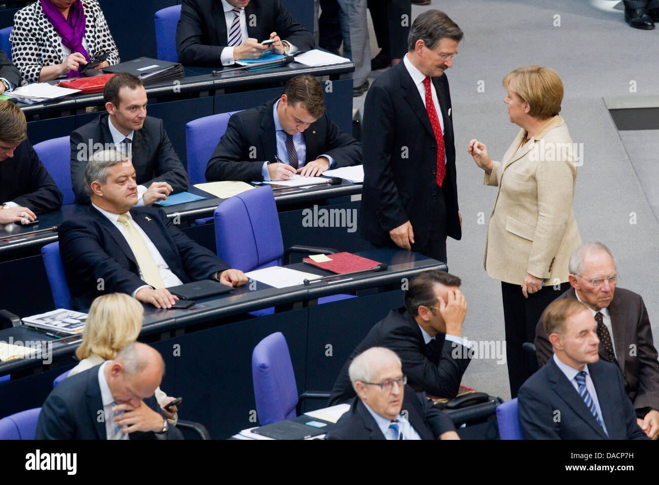 German Chancellor Angela Merkel's (CDU, C) talks to the Hermann Otto ...