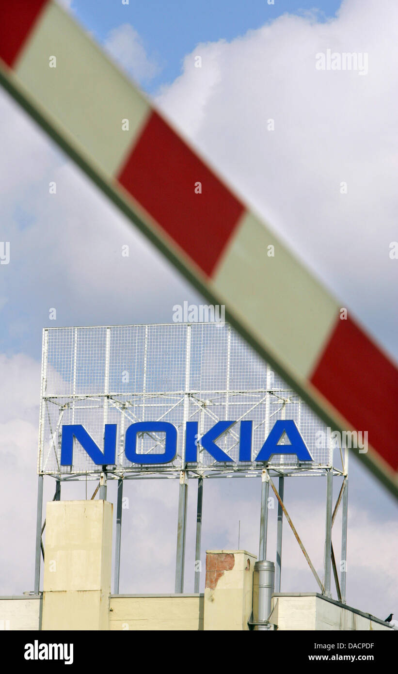 A file picture taken on 8 April 2008 shows a bar before the logo on the ...