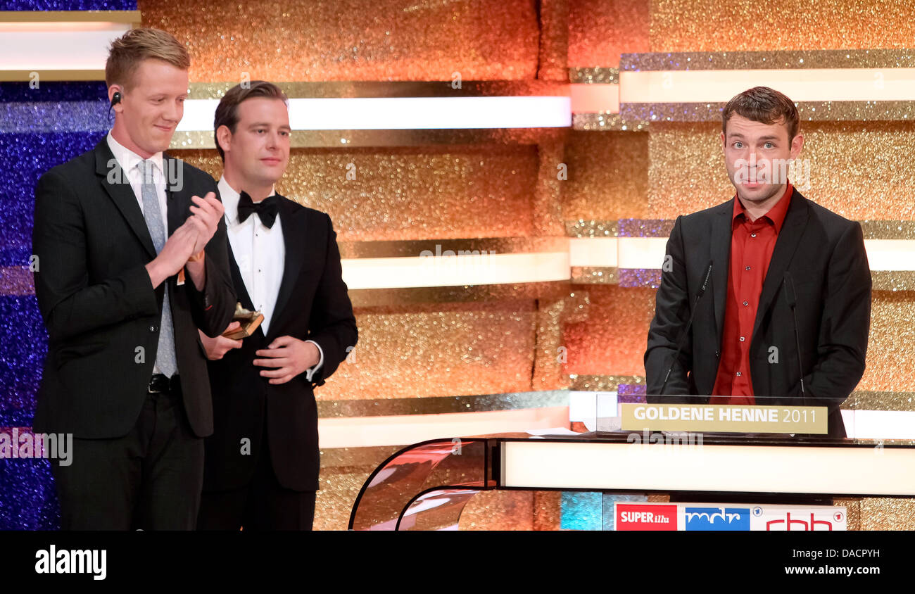 Reservist of the German Armed Forces Marcel Gleffe (R) receives the ...