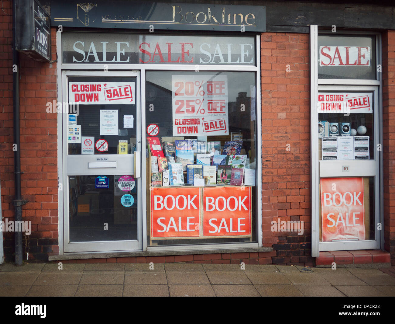 Closure of local book shop Stock Photo - Alamy