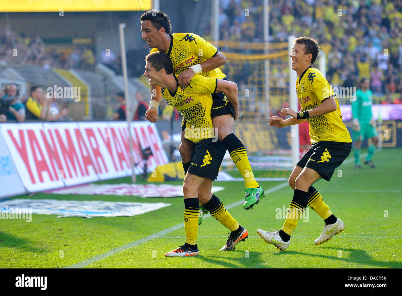 Dortmunds lewandowski l r lucas barrios hi-res stock photography and ...