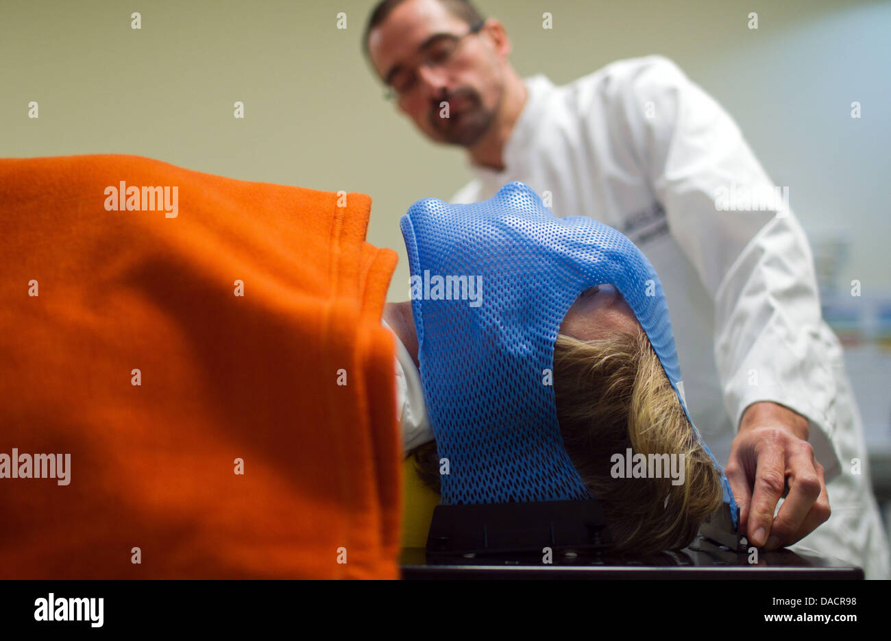 Cyberknife robot hi-res stock photography and images - Alamy