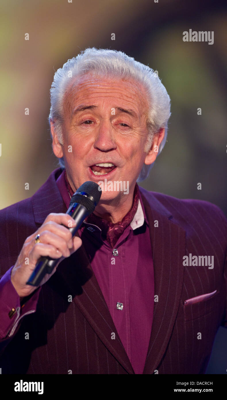 Singer tony christie hi-res stock photography and images - Alamy
