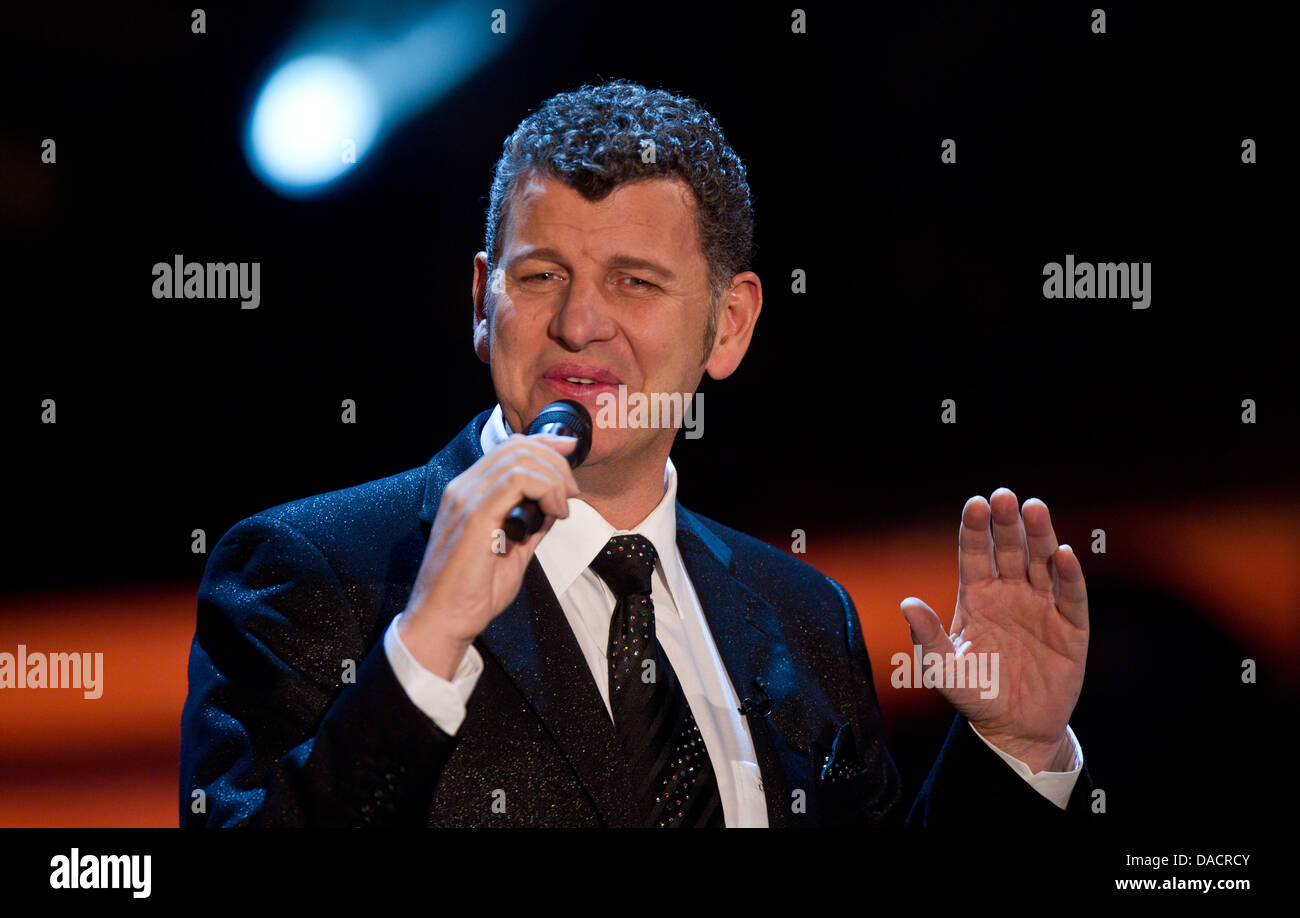 Semino rossi on german tv hi-res stock photography and images - Alamy