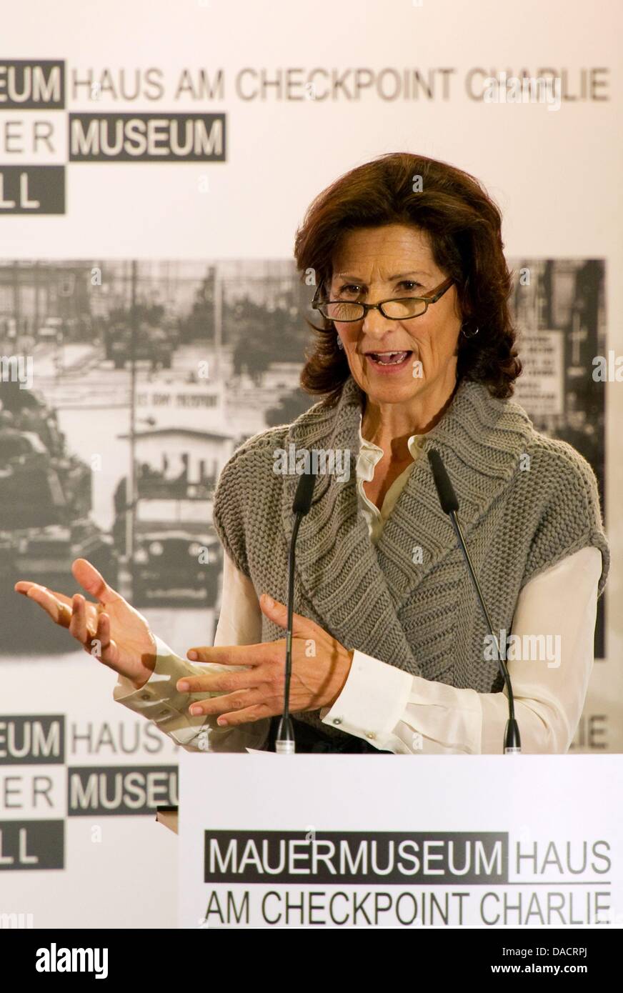 Antonia roos head foreign correspondent hi-res stock photography and ...