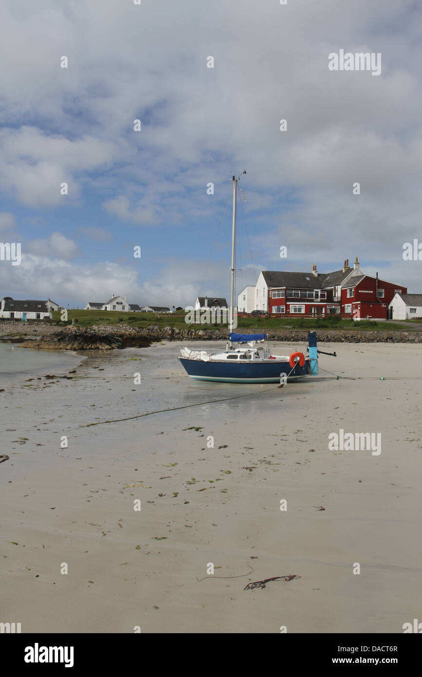 Scarinish harbour hi-res stock photography and images - Alamy
