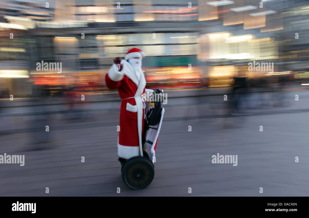 Man on segway rides hi-res stock photography and images - Alamy
