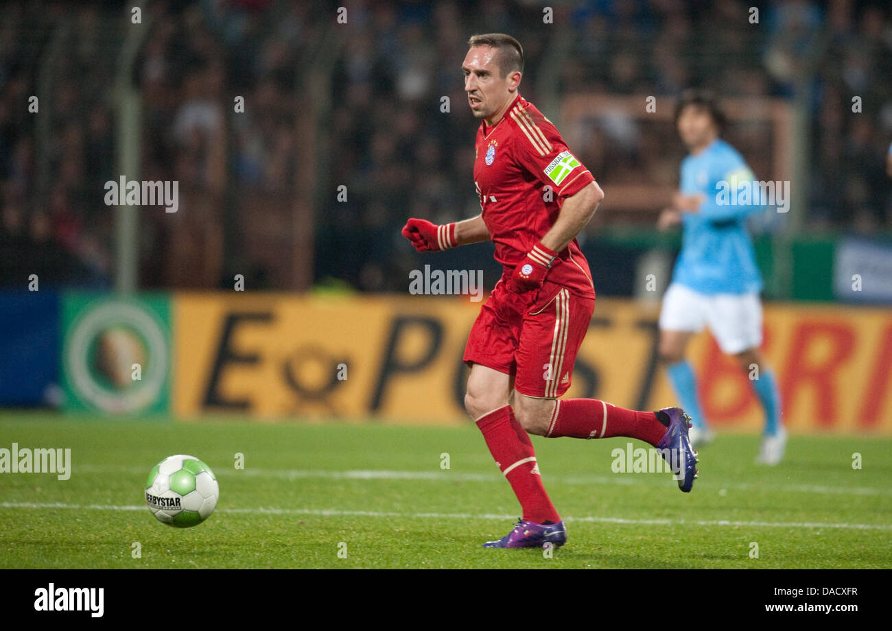 Munich's Franck Ribery plays the ball during the German Football ...