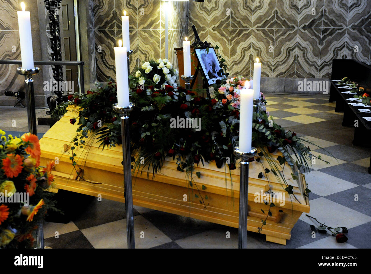 Funeral service germany social hi-res stock photography and images - Alamy