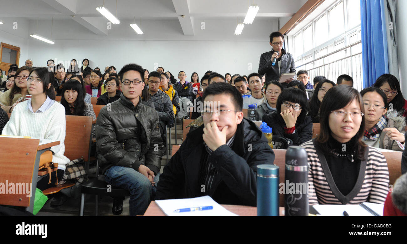 University lecture hall law school hi-res stock photography and images ...