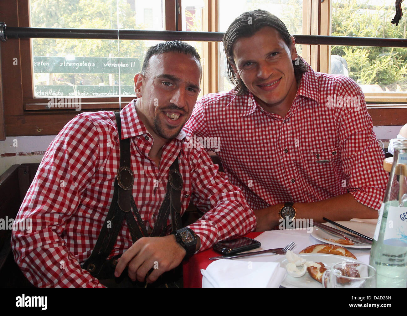 Players of the Bundesliga club FC Bayern Munich, Daniel van Buyten and ...