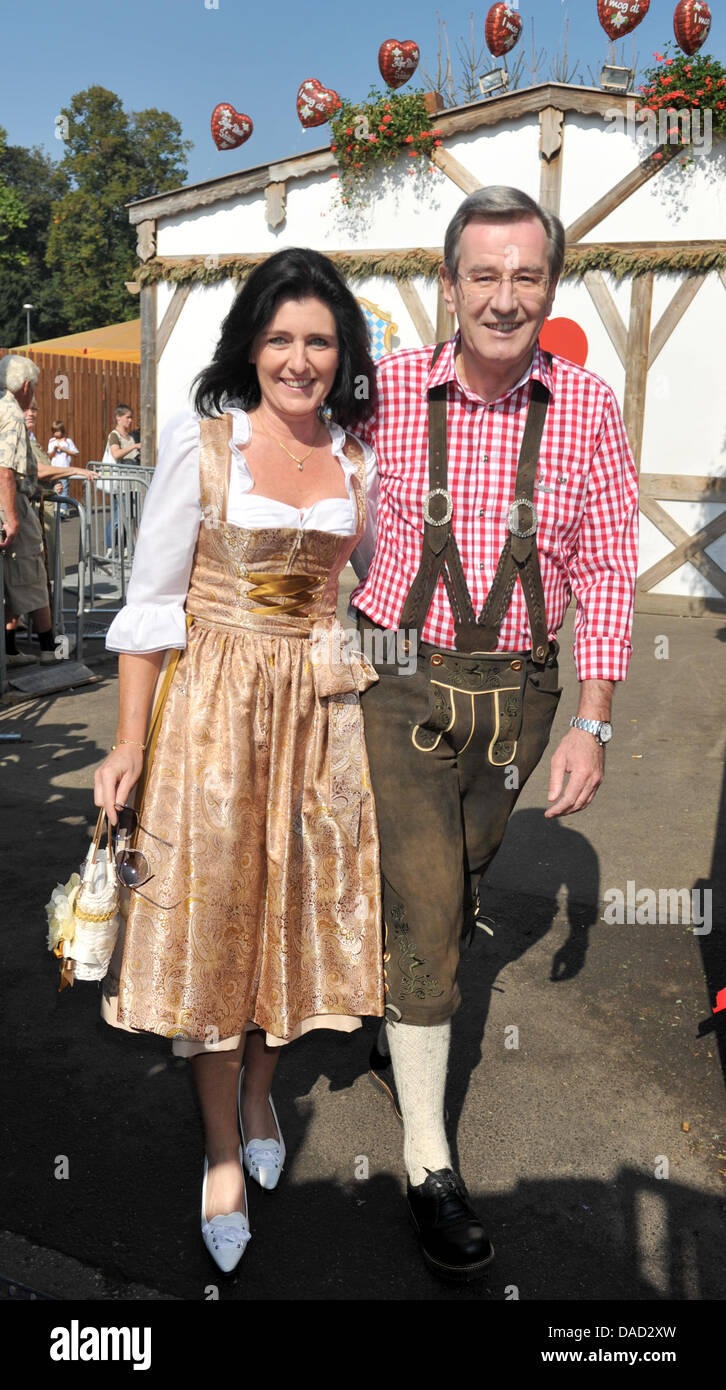 FC Bayern's financial CEO Karl Hopfner and his partner Anne Kroen leave ...