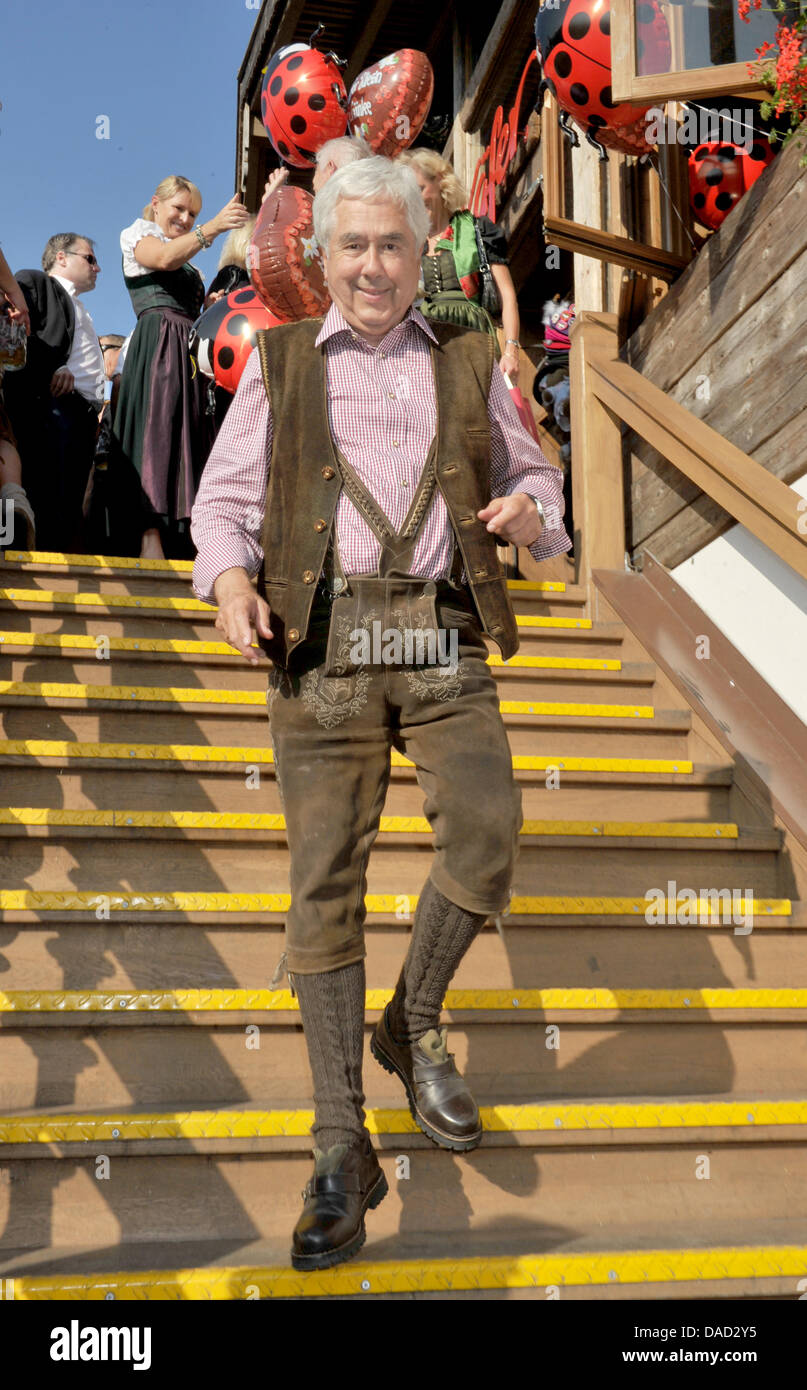 FC Bayern's vice president Fritz Scherer leaves the Kaefer tent after ...