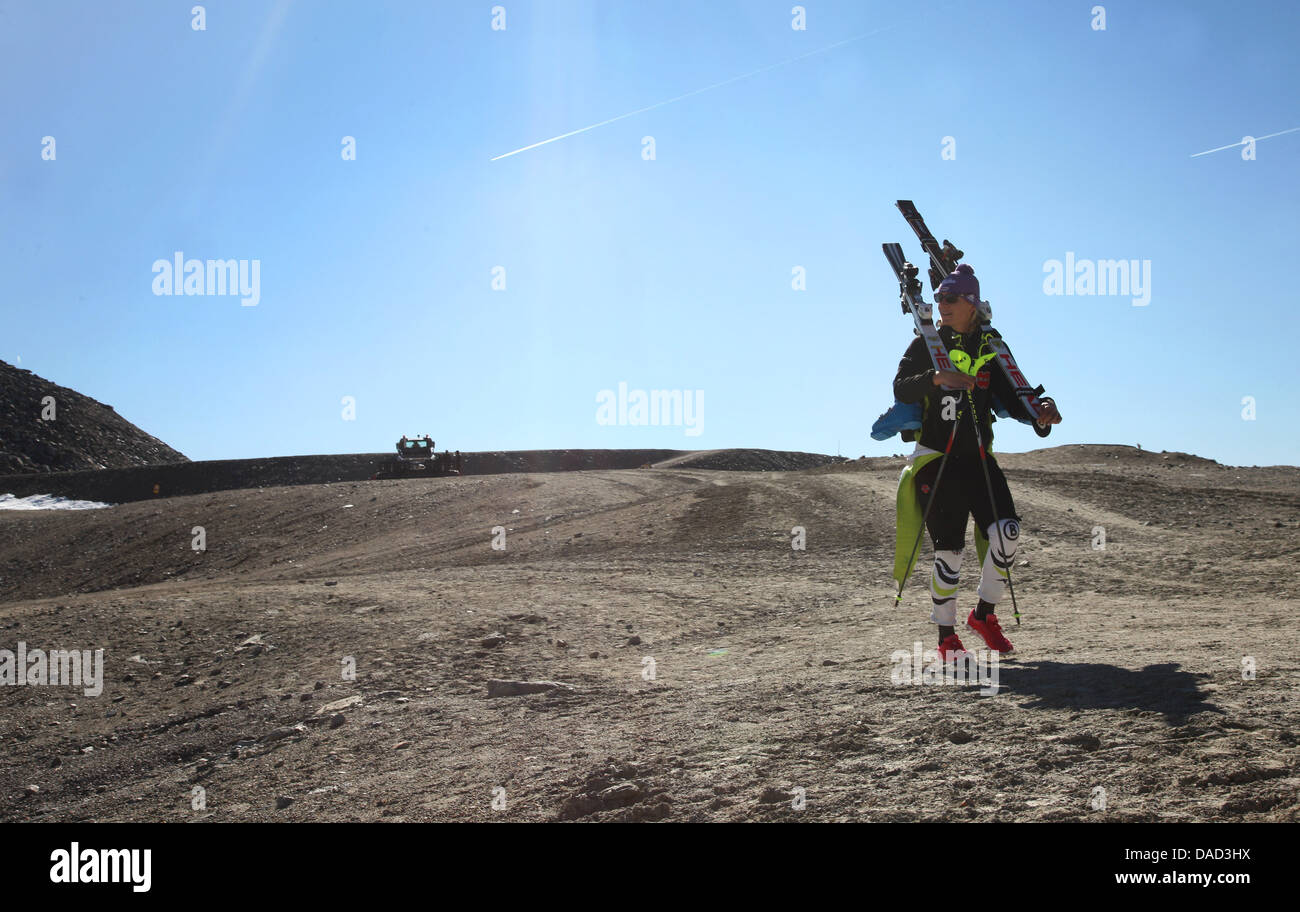 Snowless ground hi-res stock photography and images - Alamy