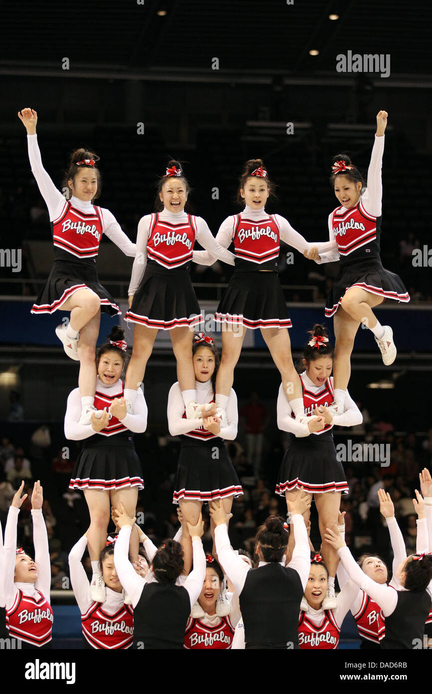 Cheerleaders are dancing during the women's qualifying round of the ...