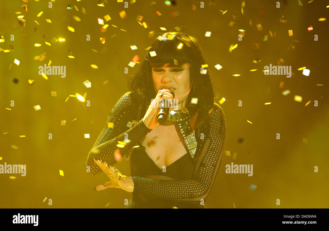 Singer jessie j performs hi-res stock photography and images - Alamy