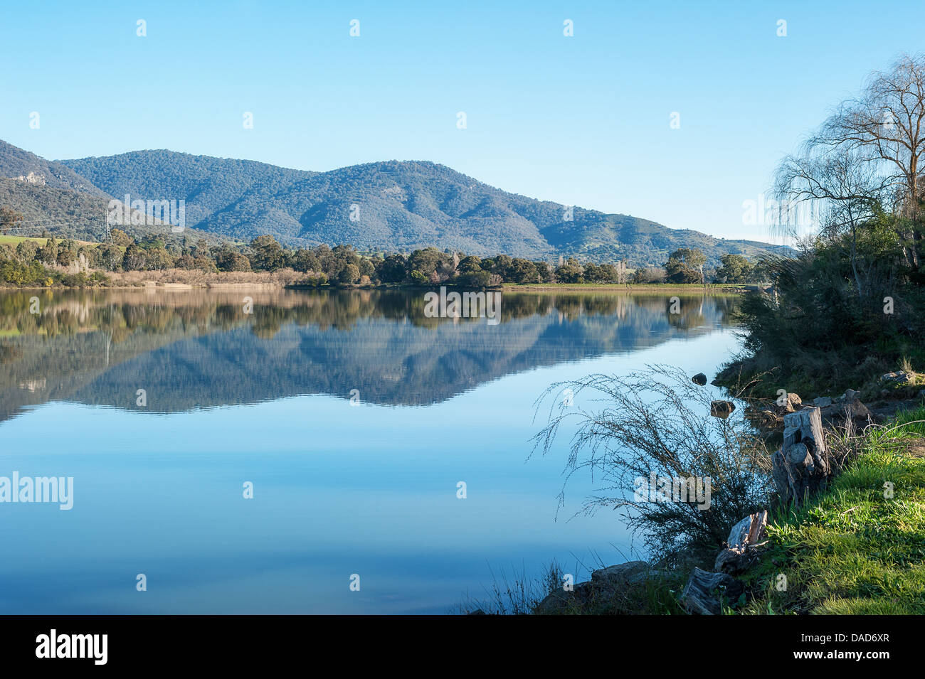 Beautiful serene scenes from Lake Eildon in Victoria's High Country ...