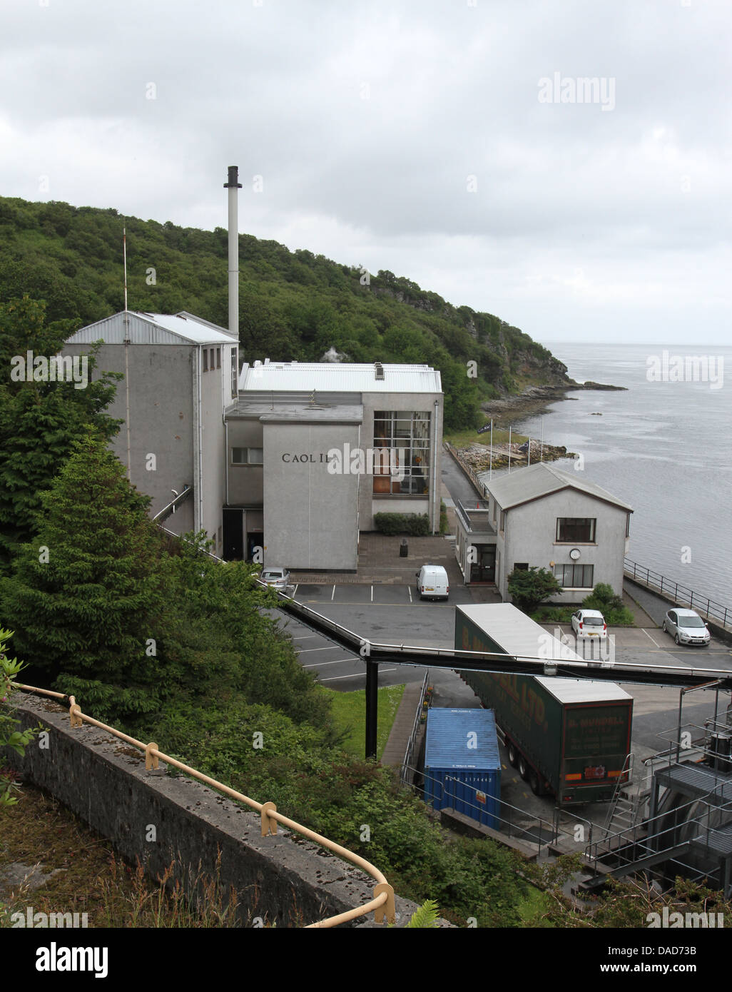 Caol ila distillery hi-res stock photography and images - Alamy