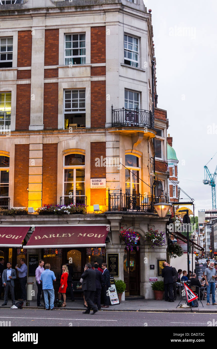 The barley mow pub hi-res stock photography and images - Alamy