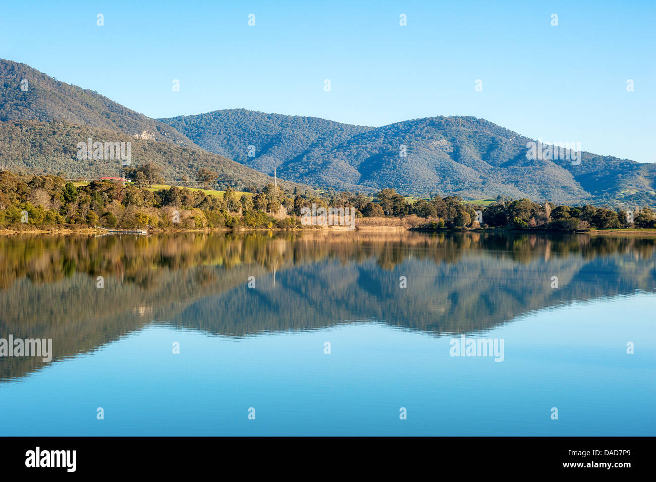 Beautiful serene scenes from Lake Eildon in Victoria's High Country ...