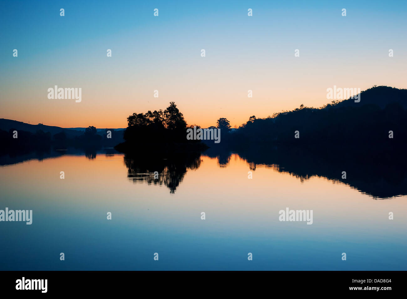 Beautiful serene scenes from Lake Eildon in Victoria's High Country ...