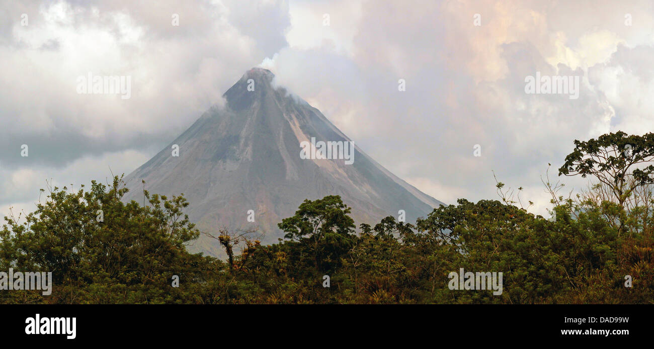 Arenal active volcano, Costa Rica Stock Photo - Alamy