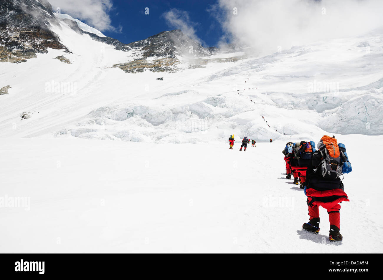 Climbers on the Lhotse Face at 7000m on Mount Everest, Solu Khumbu ...