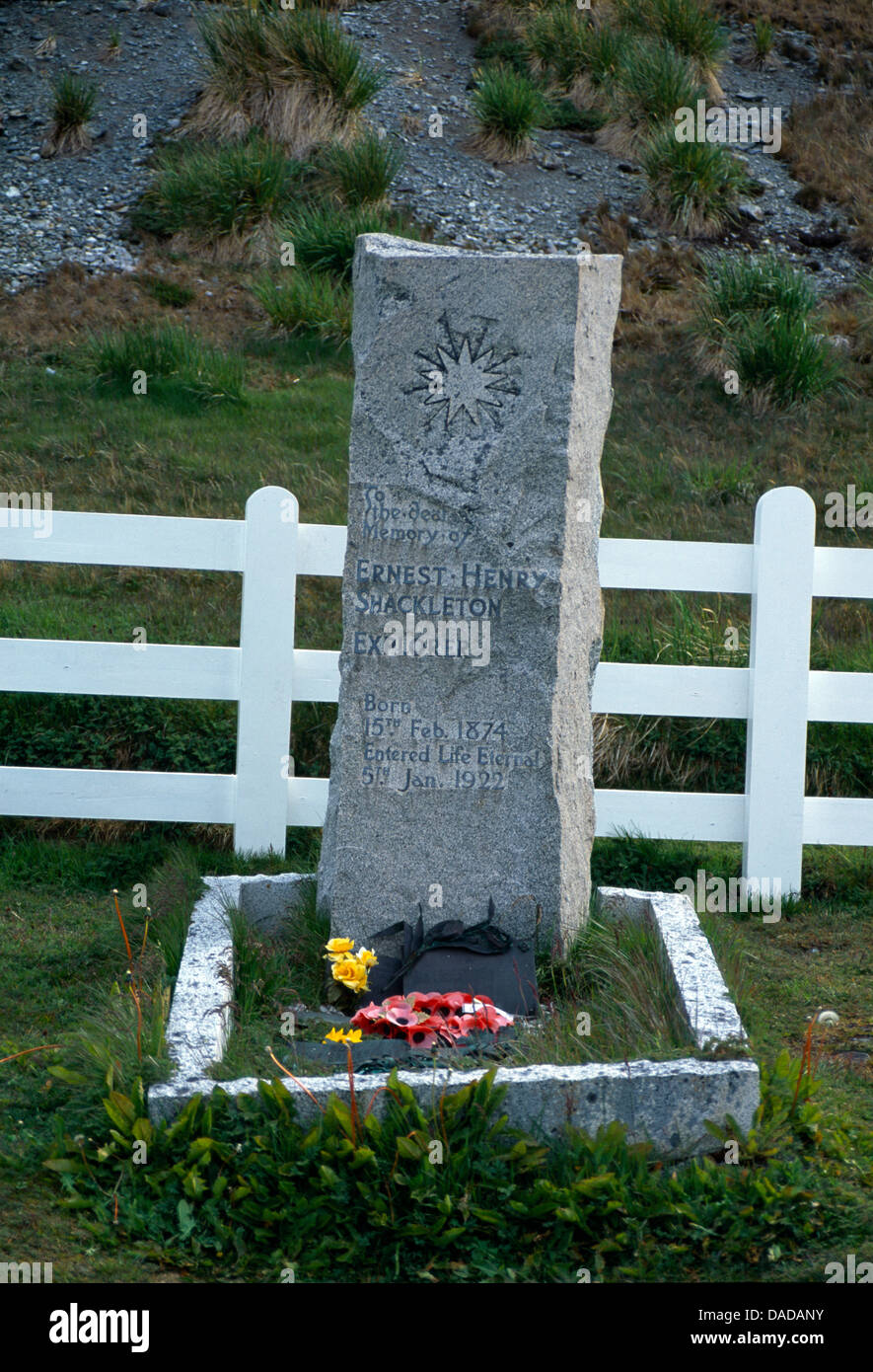 Shackletons grave hi-res stock photography and images - Alamy