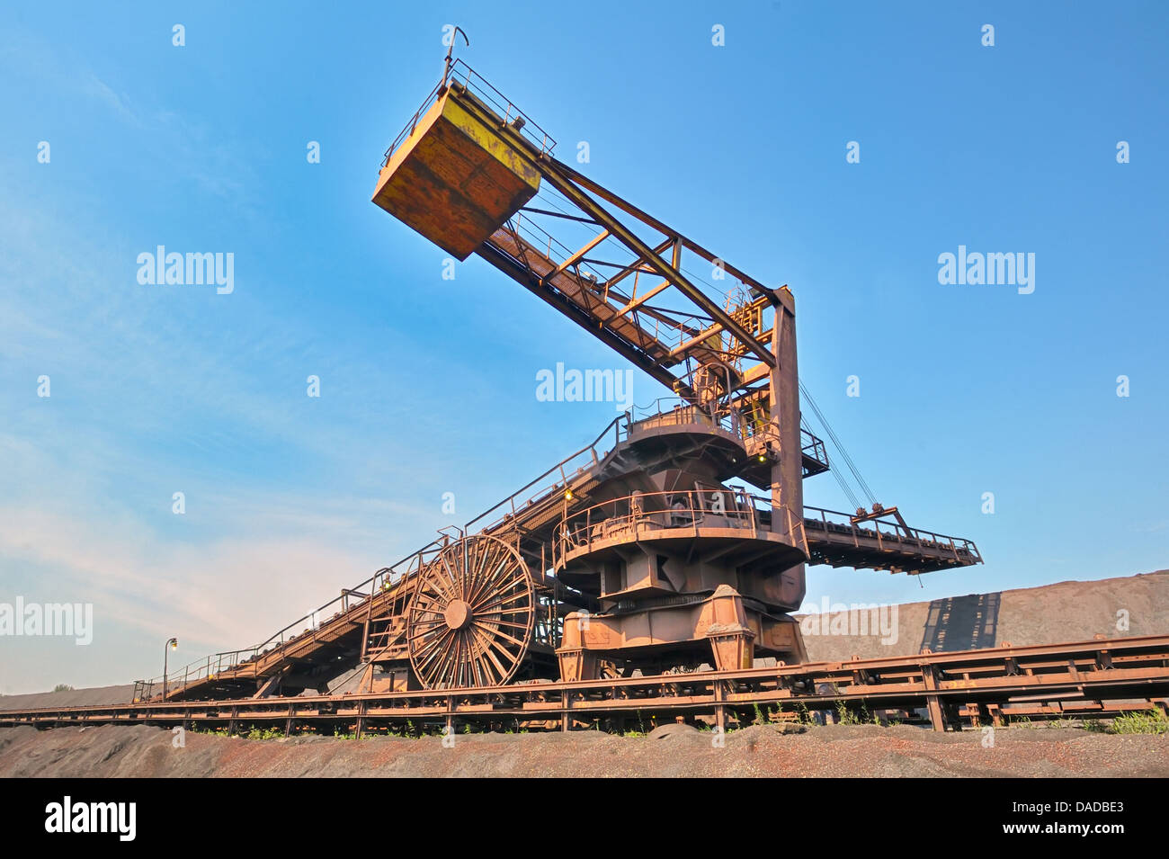 Coal loading hi-res stock photography and images - Alamy