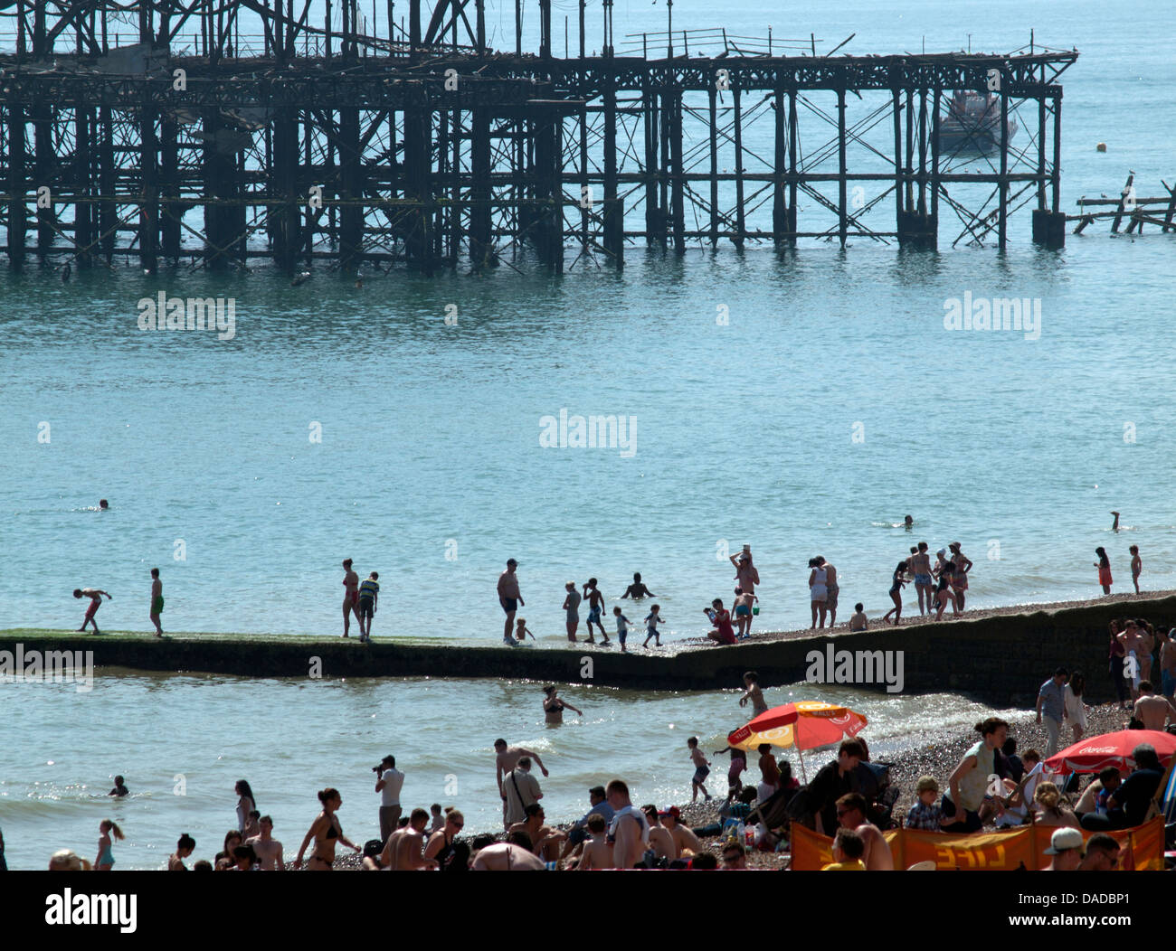 A crowded Brighton beach on a summer's day Stock Photo - Alamy