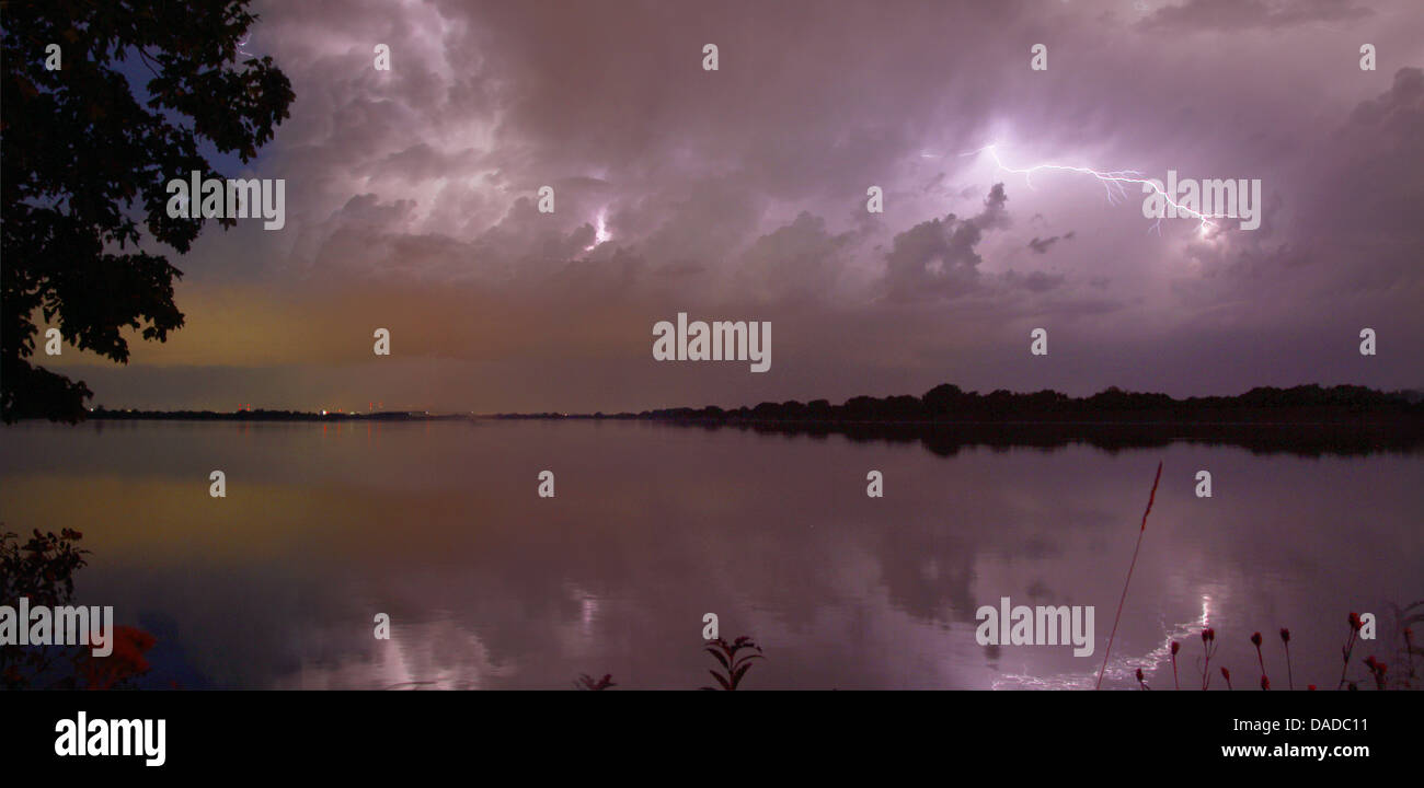 Lightnings in thunderstorm over hi-res stock photography and images - Alamy