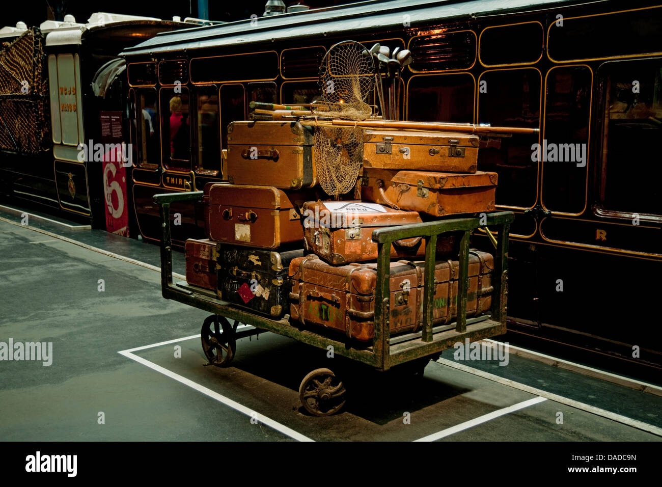1940s Luggage Stock Photos & 1940s Luggage Stock Images - Alamy