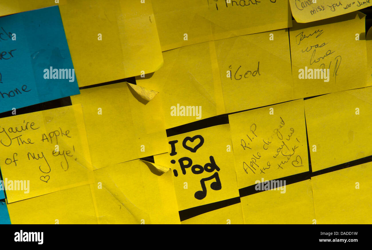 Thousands of Post-it-notes create a giant portrait of died Apple ...