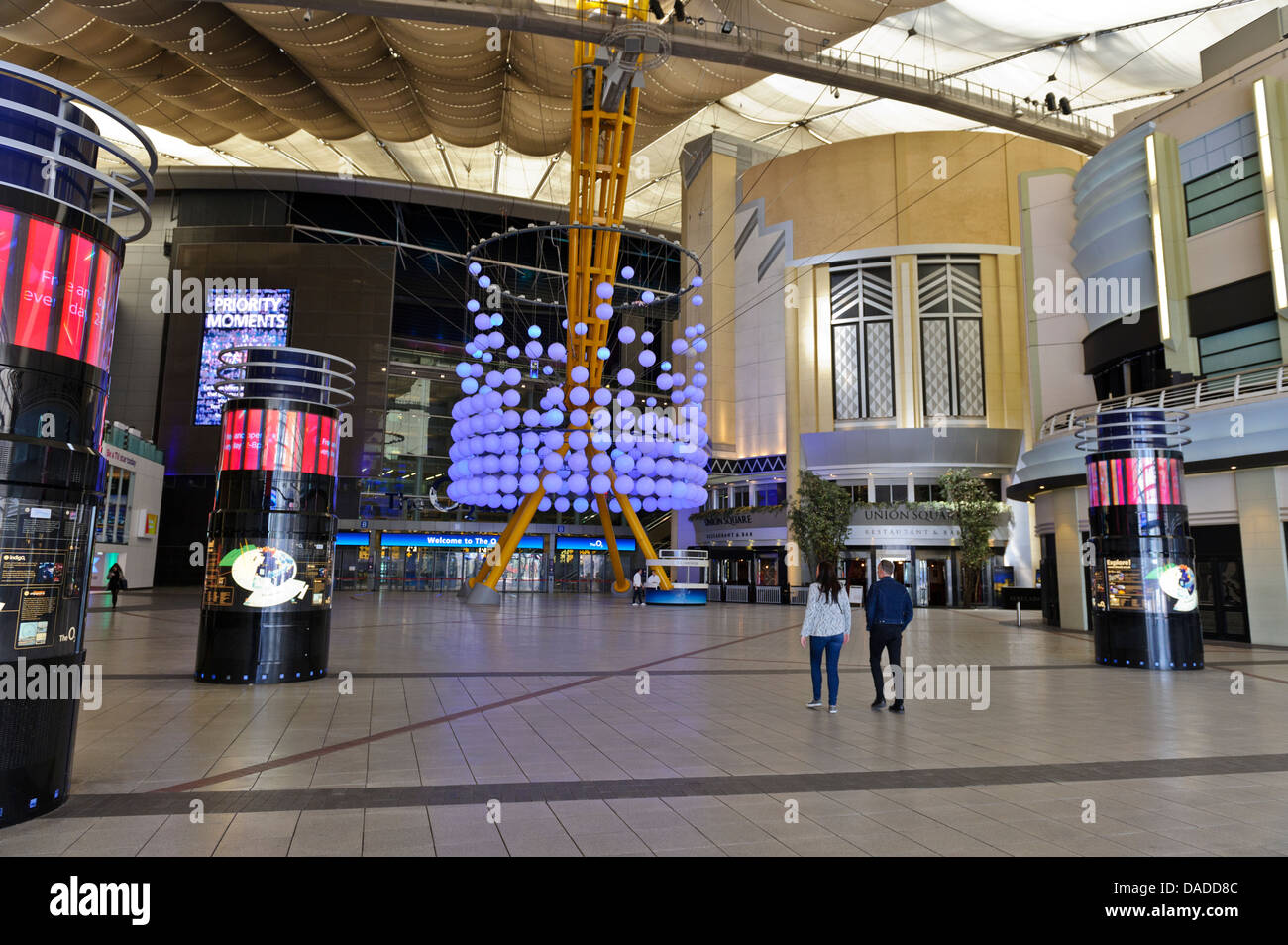 O2 shop interior hi-res stock photography and images - Alamy