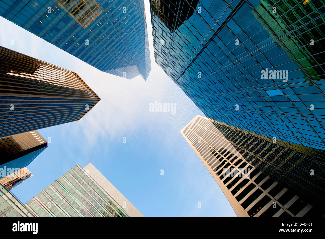 42nd street view hi-res stock photography and images - Alamy