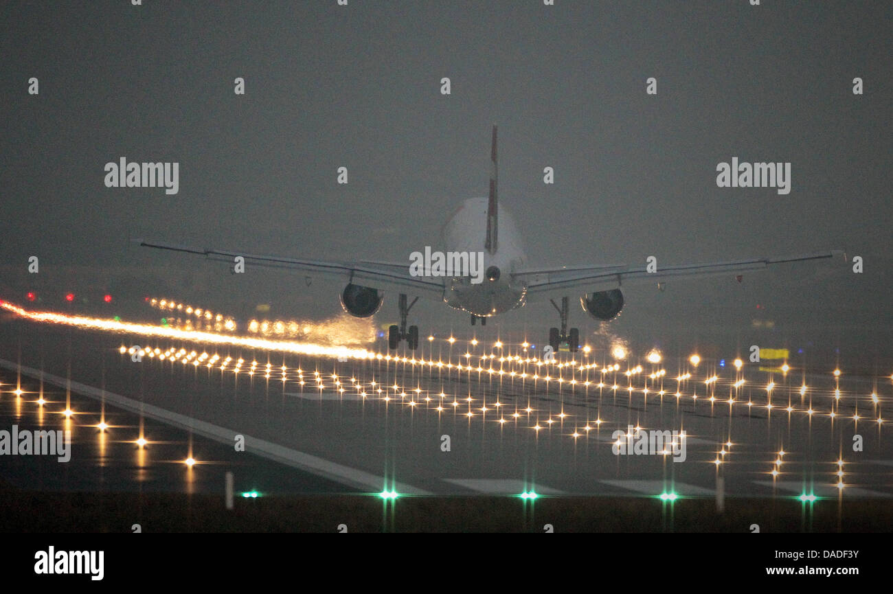 A aircraft lands on the new Northwest runway at the Frankfurt Airport ...